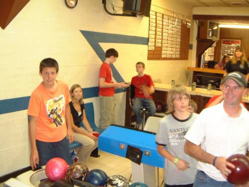 Manton strikes smiles with bowling | Local News | cadillacnews.com