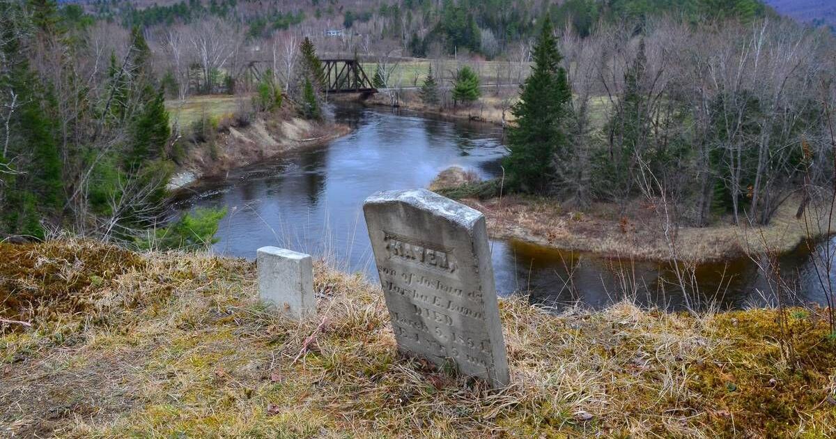 Year In Review: Stark Cemetery Eroding Into River | Local News ...