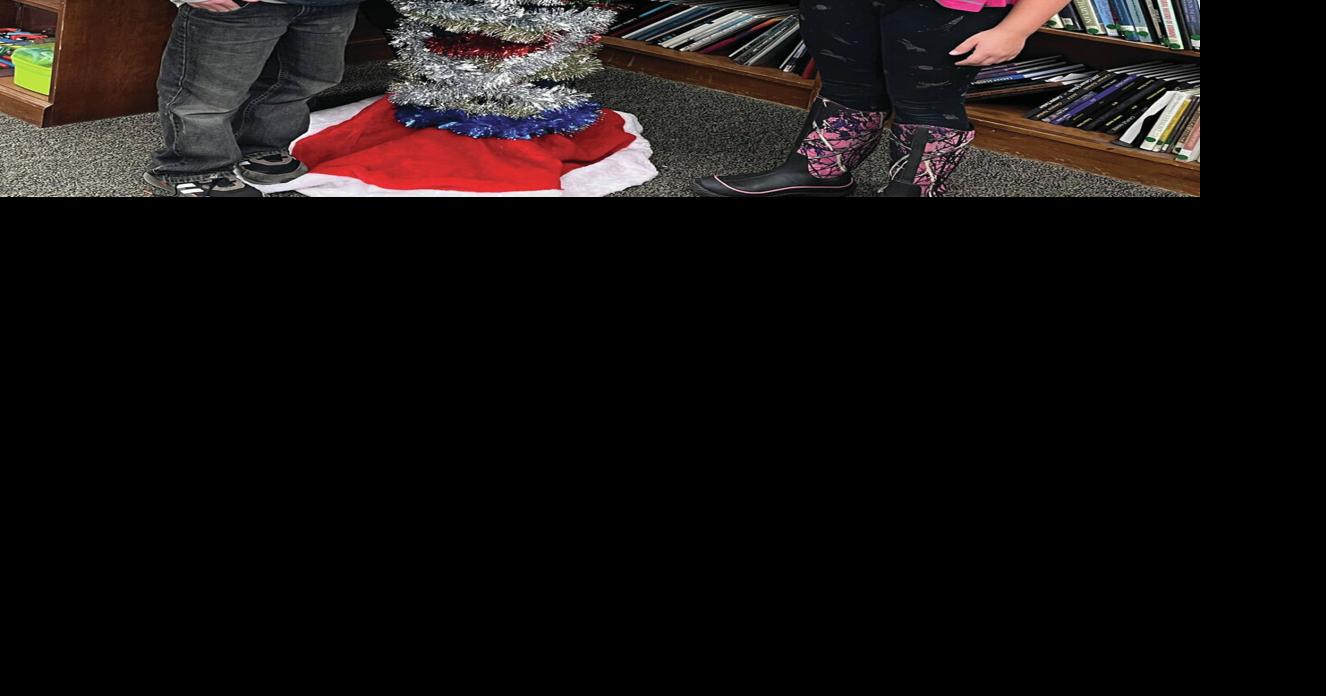 Canaan Students Compete In The ‘Great Human Tree Decorating Contest ...