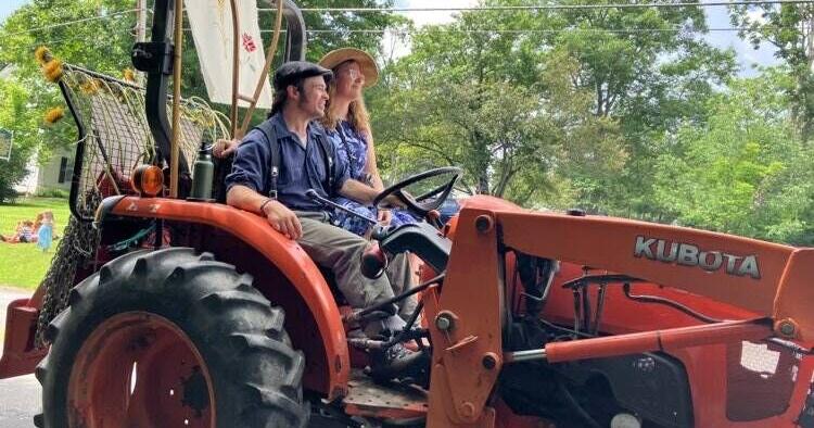 John Deere Taxi, Limo Among Independence Day Tractor Parade Entrants ...
