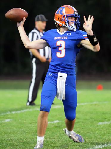 Randolph football edges out St. Clair/Mankato Loyola for Homecoming win ...