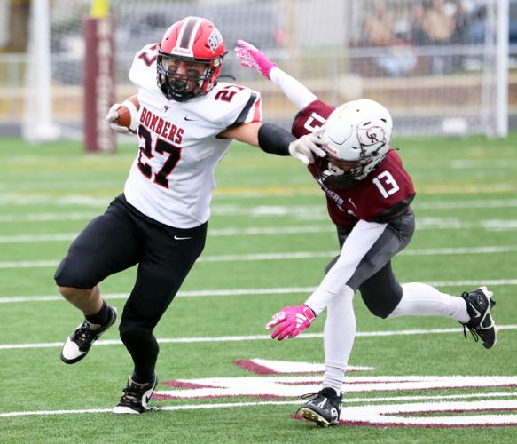 PHOTOS: Bomber football blows out the Raiders | | cannonfallsbeacon.com