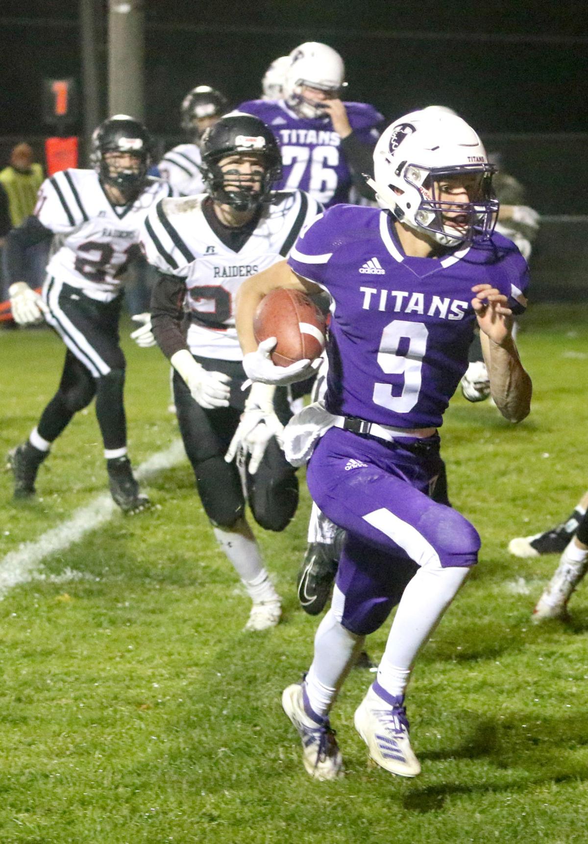 Titans march on | Sports | carrollspaper.com