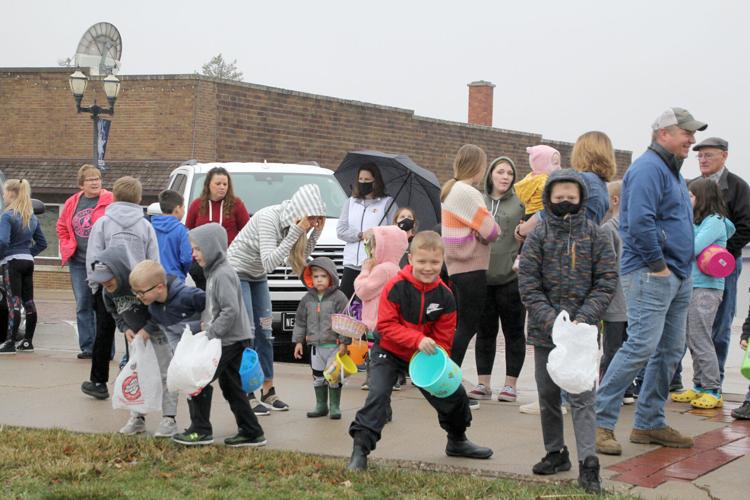 5K eggs in 15 minutes: Manning kids make short work of egg hunt | News ...