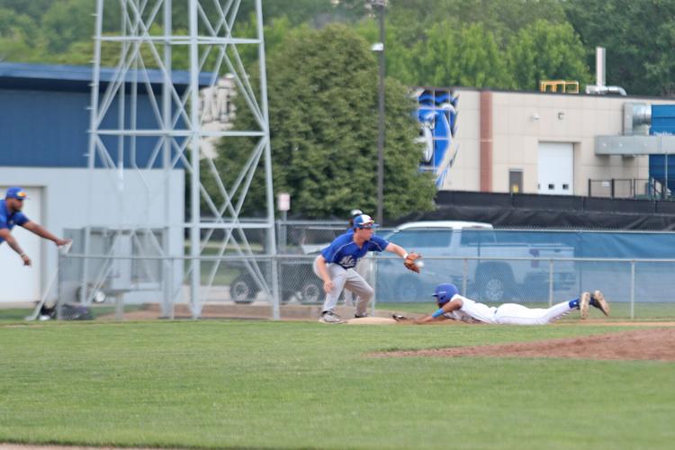 Carroll Mechants; Nevada Griffons split thrilling two-game series at ...