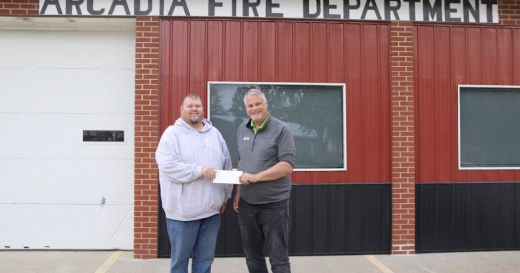 Arcadia Fire Department receives $2,000 donation | News | carrollspaper.com