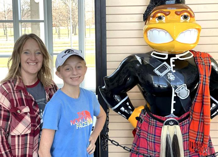 Community rallies behind mother and daughter both battling cancer ...