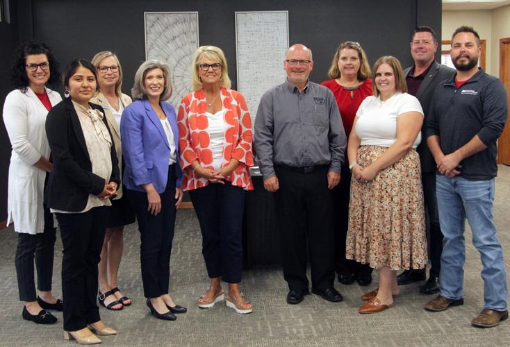 Ernst praises HUB 712 space at recent visit | News | carrollspaper.com