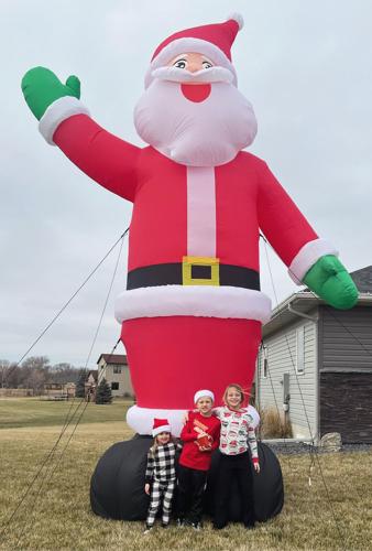 Santas’ big scene: Decorations stand out in Carroll neighborhood | News ...