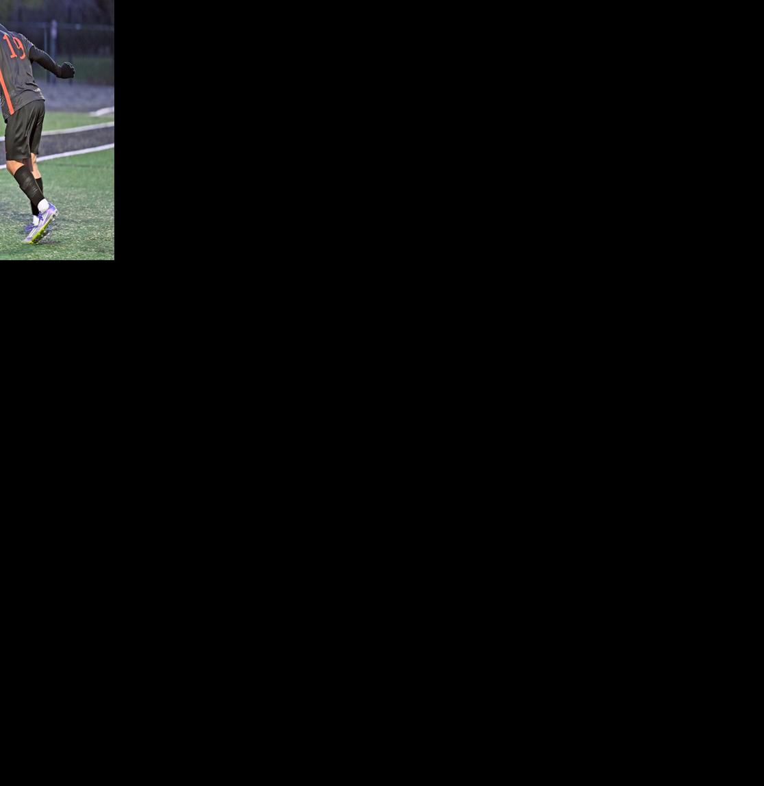 Bondurant-Farrar sweeps Carroll High soccer teams | Sports ...