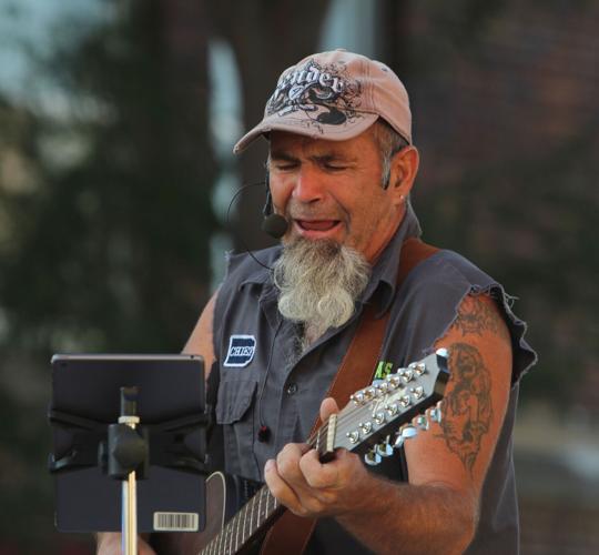 PHOTOS: Live + Local wraps up for the year | News | carrollspaper.com