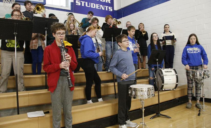 G-R School program reflects on veterans' sacrifices | News ...