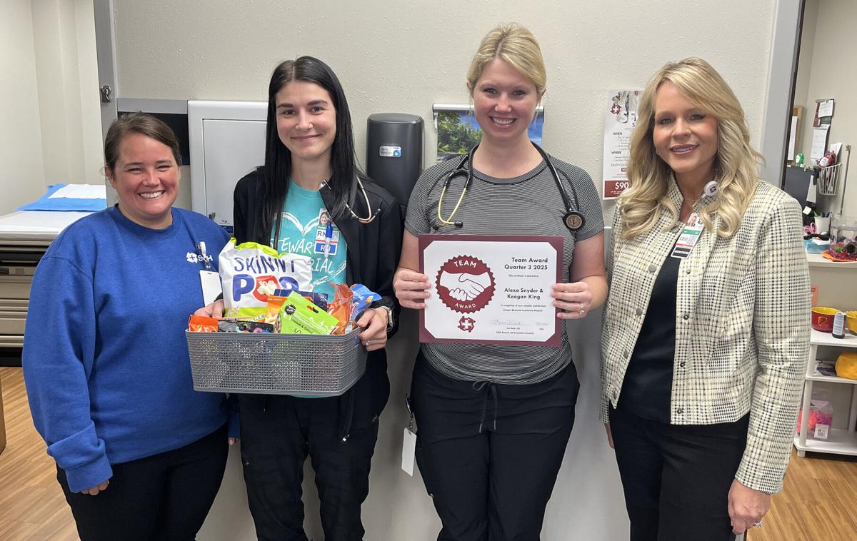 Snyder, King earn Stewart Memorial Team Award | News | carrollspaper.com