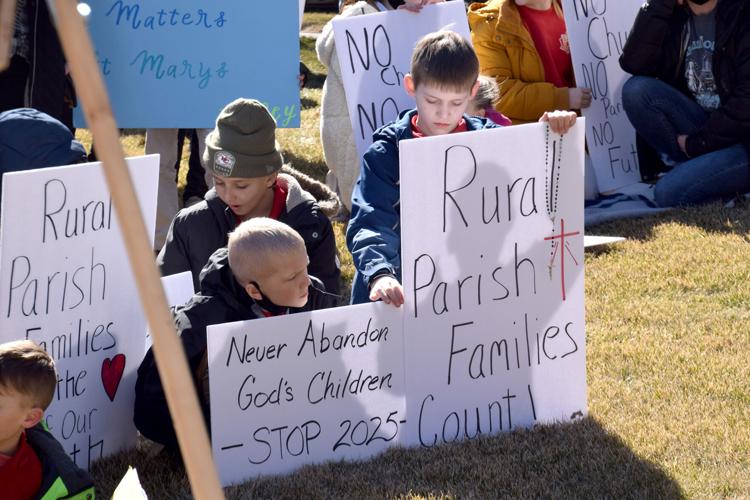 Hundreds rally against church changes | News | carrollspaper.com