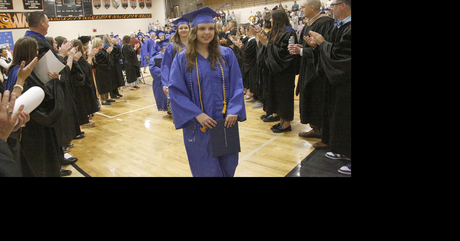 DMACC Carroll awards diplomas, certificates | Education | carrollspaper.com