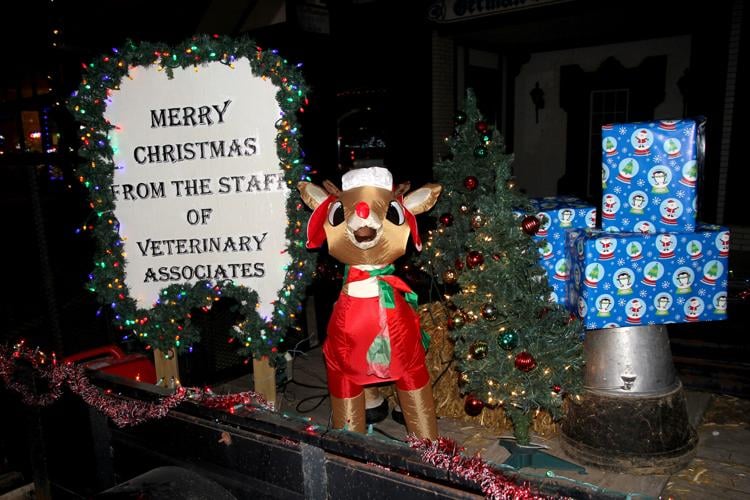 Weihnachtsfest: German Christmas celebration offered in drive-thru ...
