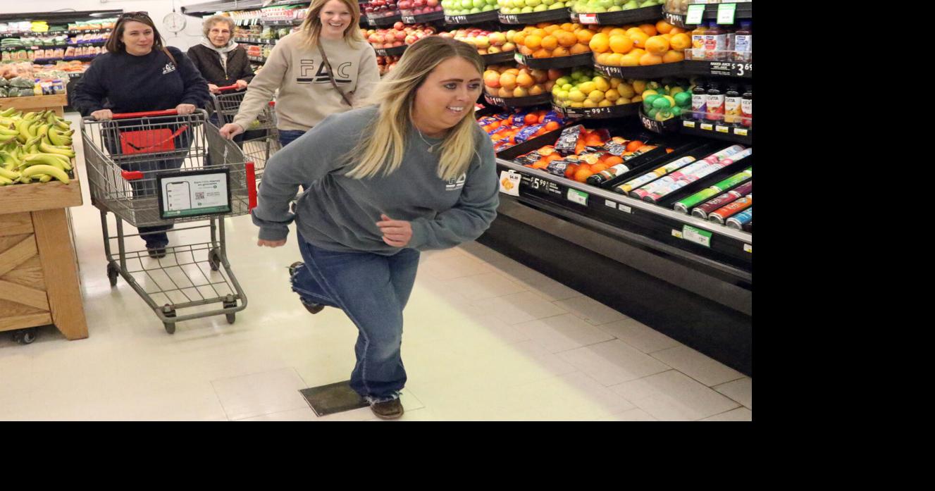 Grocery Grab replenishes food pantries | News | carrollspaper.com