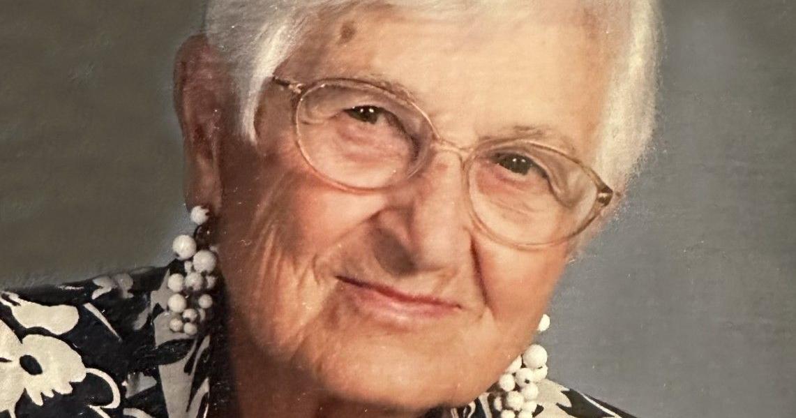 Esther Ruth Halverson | Coon Rapids | carrollspaper.com