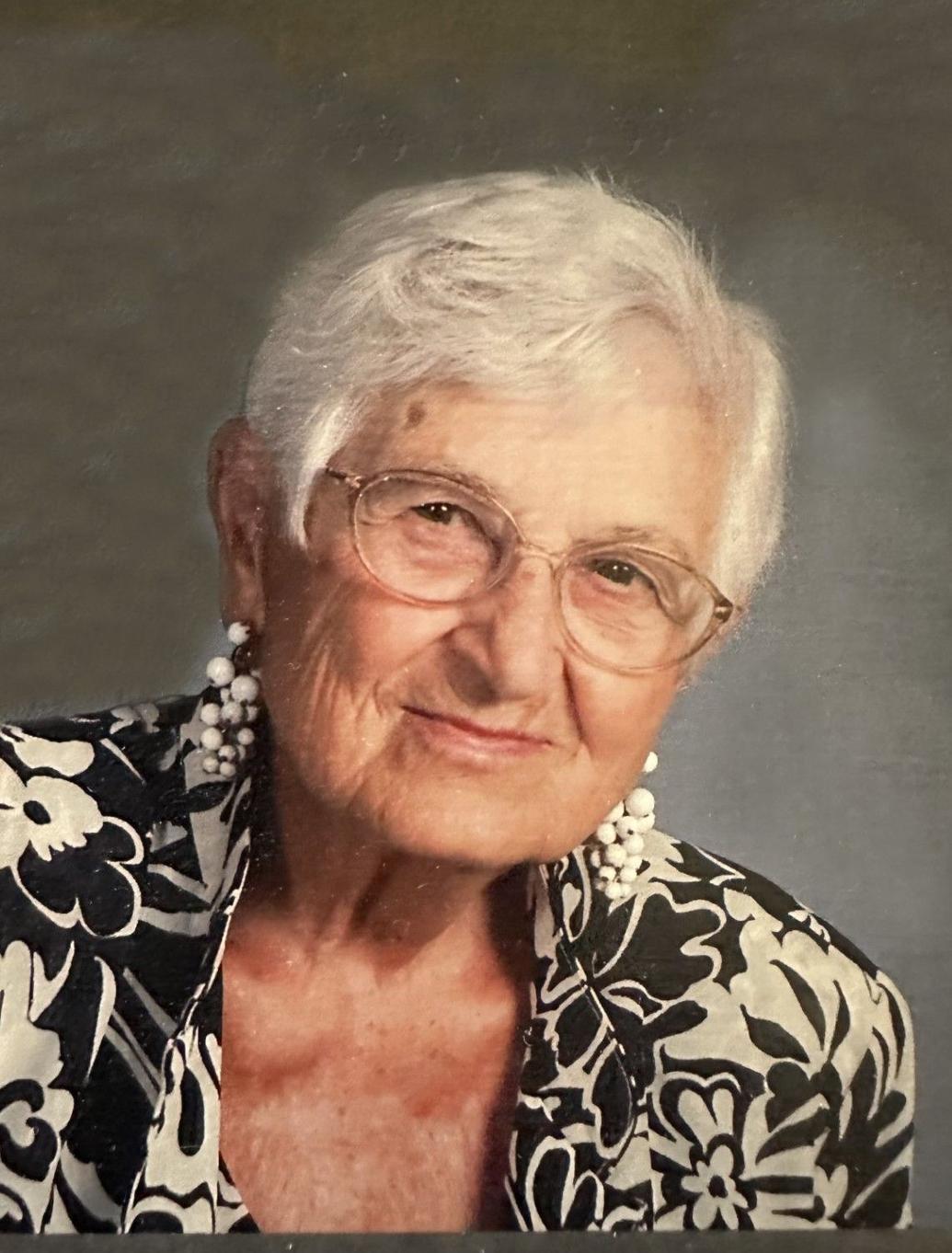 Esther Ruth Halverson | Coon Rapids | carrollspaper.com