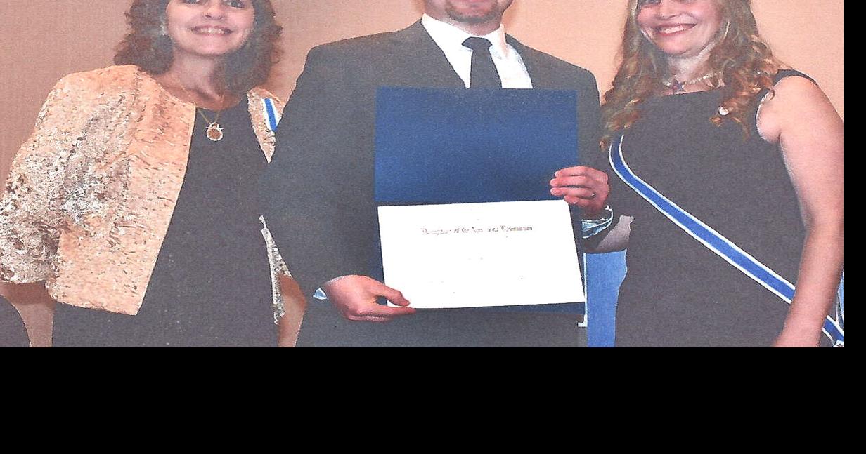 Dyer receives Outstanding History Teacher Award from Iowa State Society ...