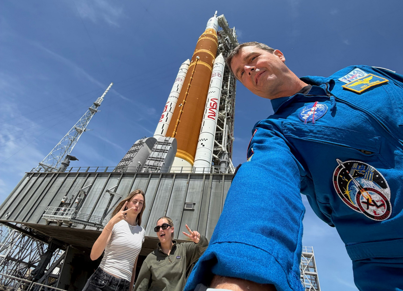NASA astronaut shares emotional family selfie before lunar mission ...