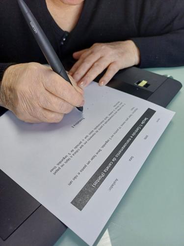 Slower handwriting may be early warning sign of dementia | Health ...