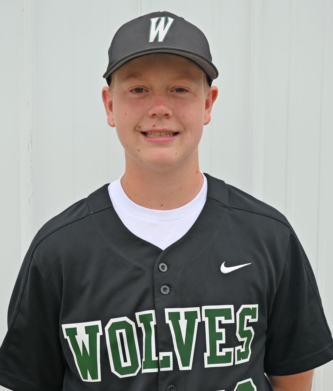 Wolves split league baseball outings | Sports | carrollspaper.com
