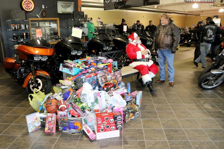 Motorcyclists kick off Christmas season | News | carrollspaper.com