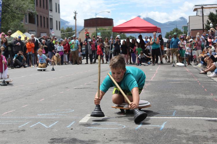 Toilet seat racers plunge to the finish line | News ...