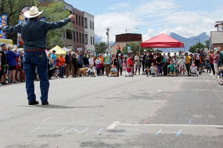 Toilet seat racers plunge to the finish line | News ...