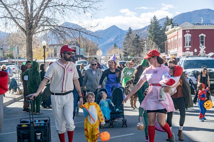 Spooky scenes in BV - Halloween 2025 | News | chaffeecountytimes.com