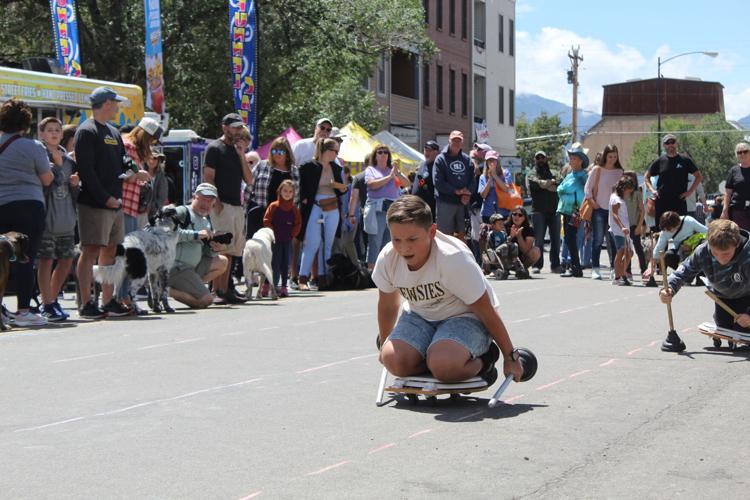 Toilet seat racers plunge to the finish line | News ...