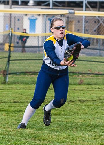 Lady Bulldogs bite in third to top Solon, 10-5 | Sports ...