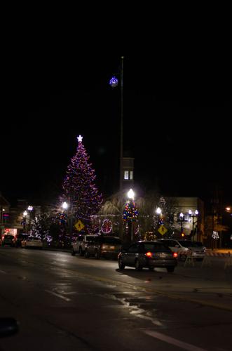 Popping in 2016 - Popcorn Ball drop the best yet for Chagrin Falls ...