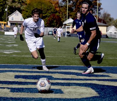 Comets strike early, defend district title | Solon | chagrinvalleytoday.com