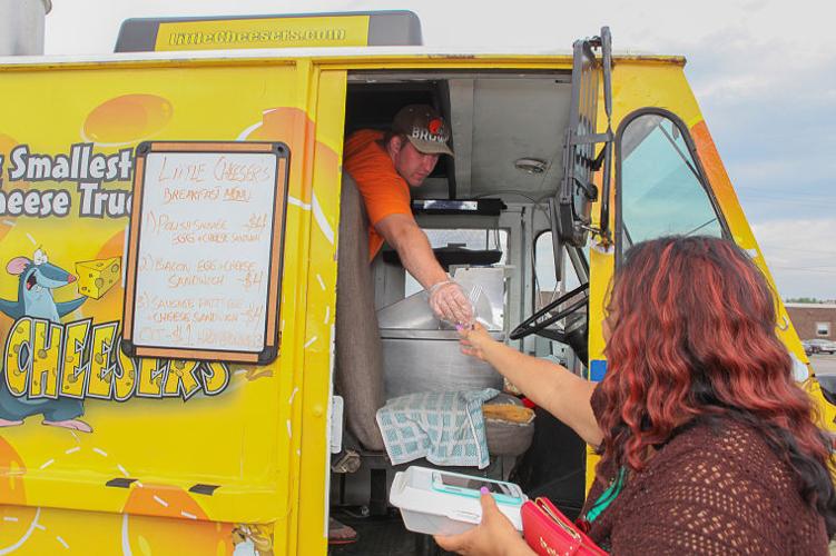Lunchtime food truck gets hungry workers to say cheese, please | Solon ...