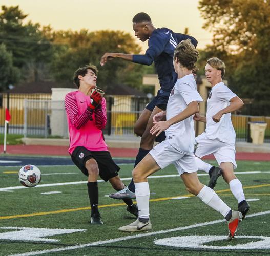 Comet booters open floodgates on University, 8-2 | Solon ...