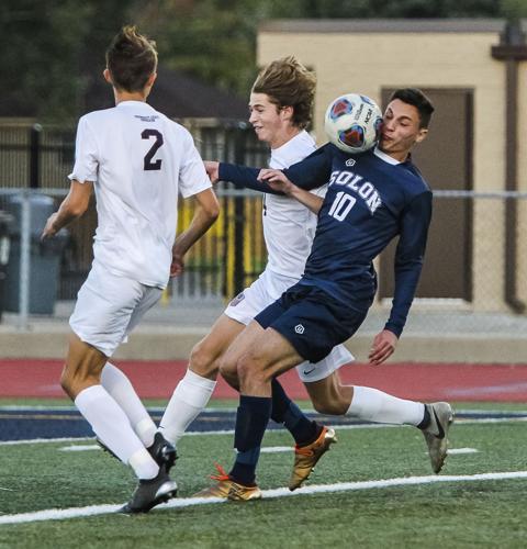 Comet booters open floodgates on University, 8-2 | Solon ...