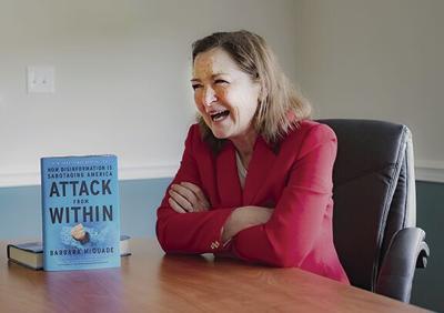 Author’s talk on disinformation in U.S. draws large crowd | Munson ...