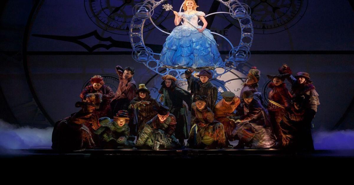 THEATRE: Wickedly talented cast, set make perfect show | Arts ...