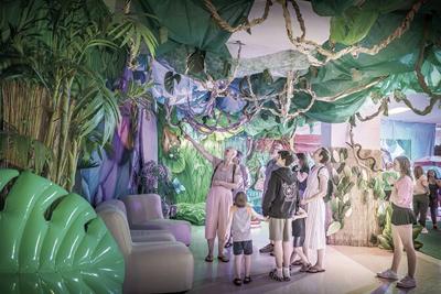 Around the world fun Solon Class of ’24 enjoys around the world theme ...