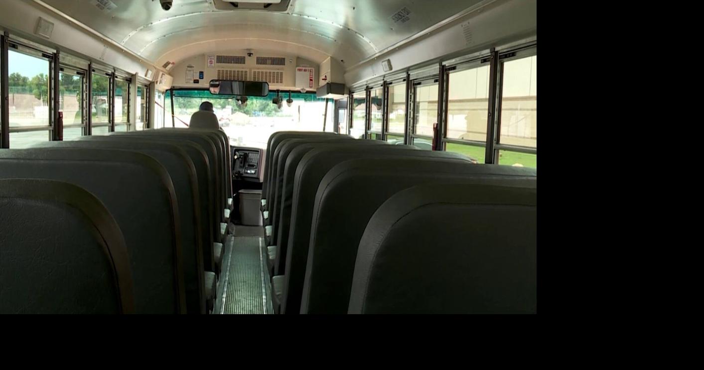 Mother upset after bus driver gives child inappropriate note ...