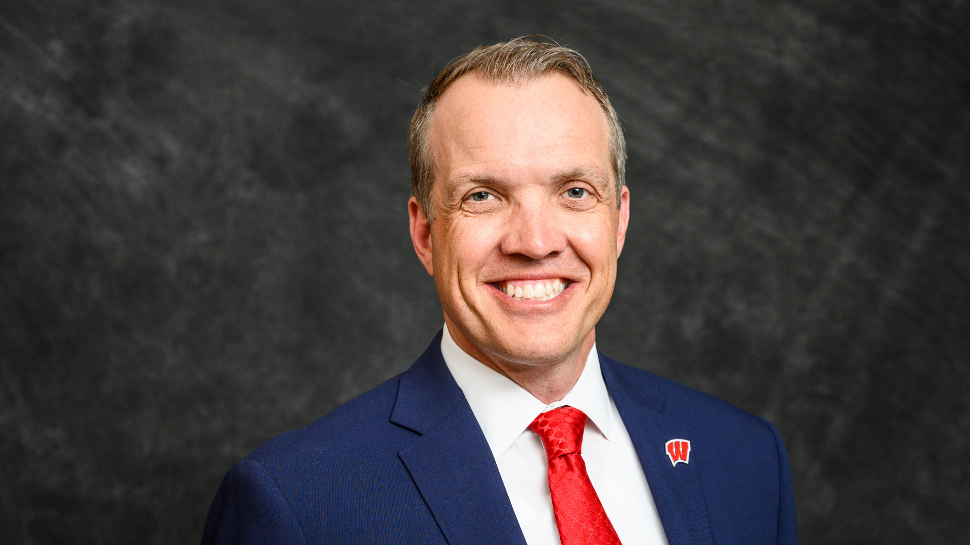 Wisconsin athletic director offers support for football coach Fickell ...