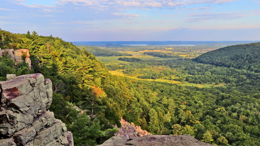 Climbing guide dies at Devil's Lake State Park | News | channel3000.com