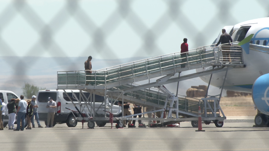 Observers document ICE detainee transfer flights at Magic Valley ...