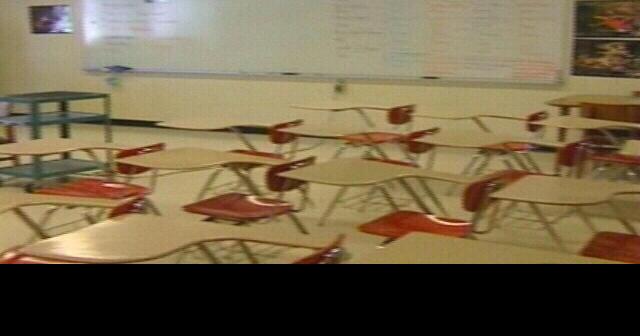 classroom-generic-high-school-teacher-students-22101298_4646850_ver1-0 ...