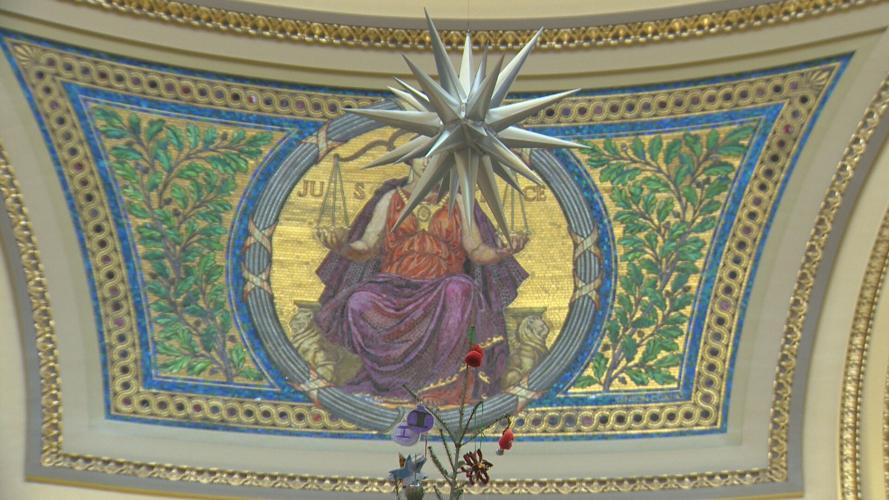 Holiday tree at Wisconsin State Capitol lit for the season | Holiday ...