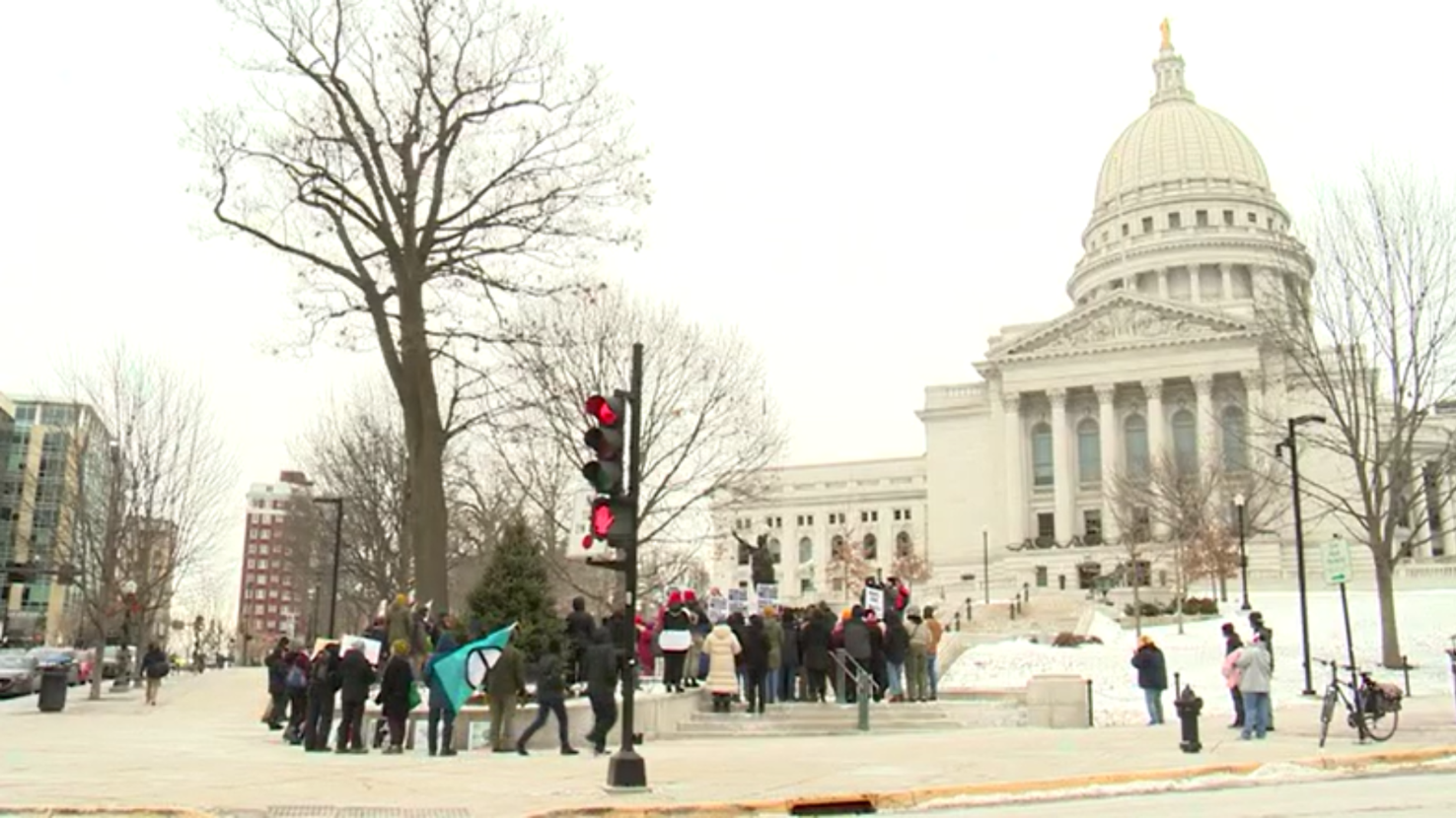 Protesters gather in Madison to oppose U.S. military action in ...