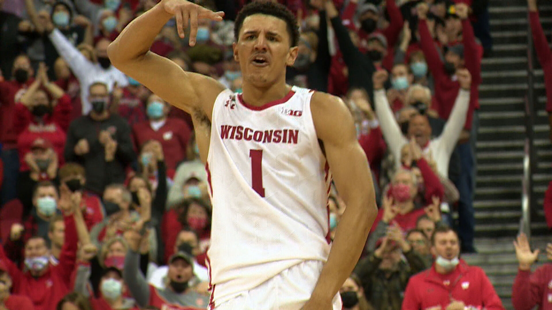 Former Badger Johnny Davis gets contract with Bucks | Shareable Stories ...