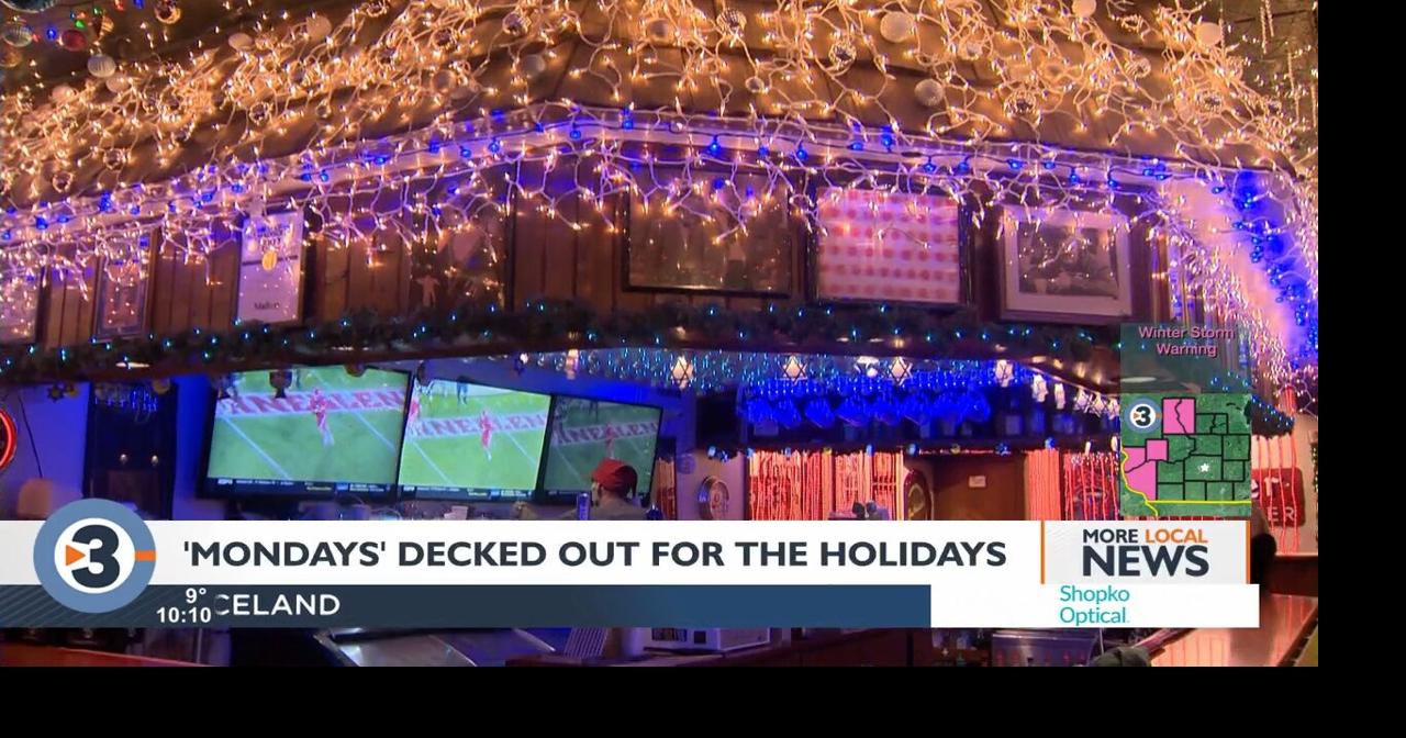 Mondays bar on State Street decked out for the holidays | Food ...